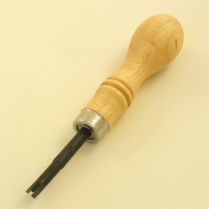 Hollow Ground Edging Tool No3 - artisanleather.co.uk